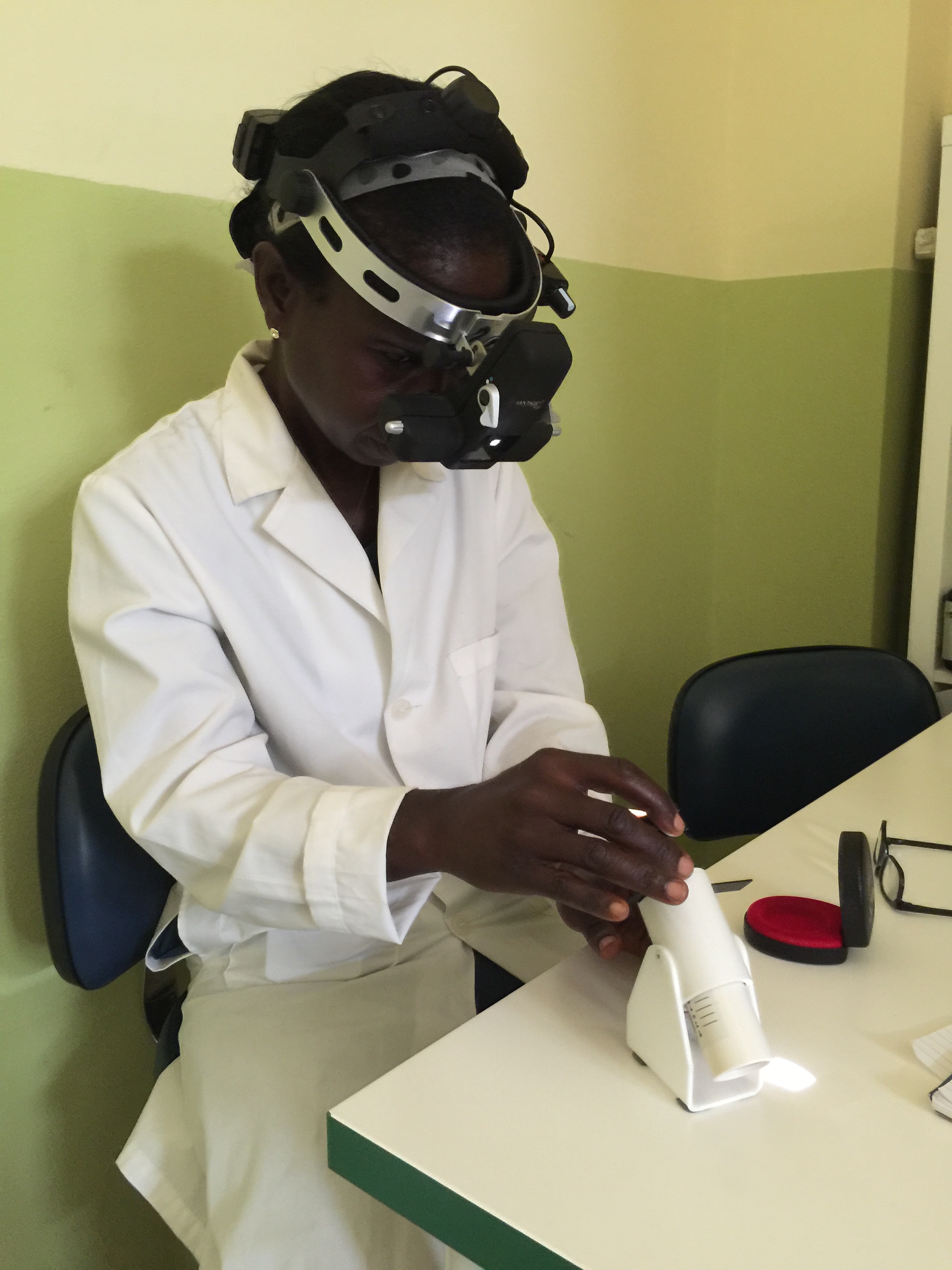 Training Liberian Doctors In Ophthalmoscopy | Red Rover Ventures